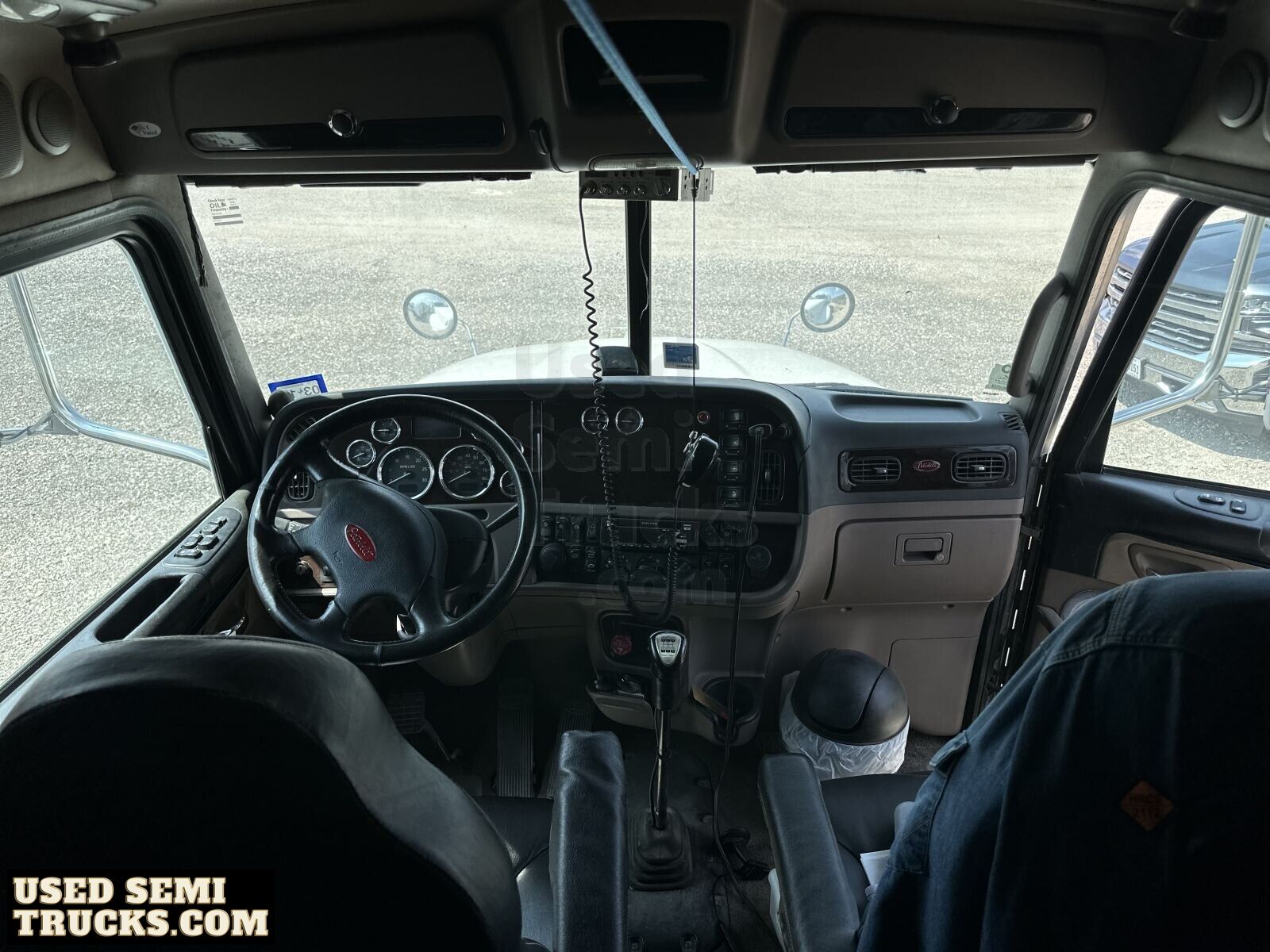 peterbilt 386 interior