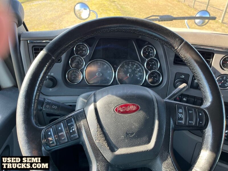 2015 Peterbilt 579 Sleeper Truck for Sale in Camp Dennison, Ohio